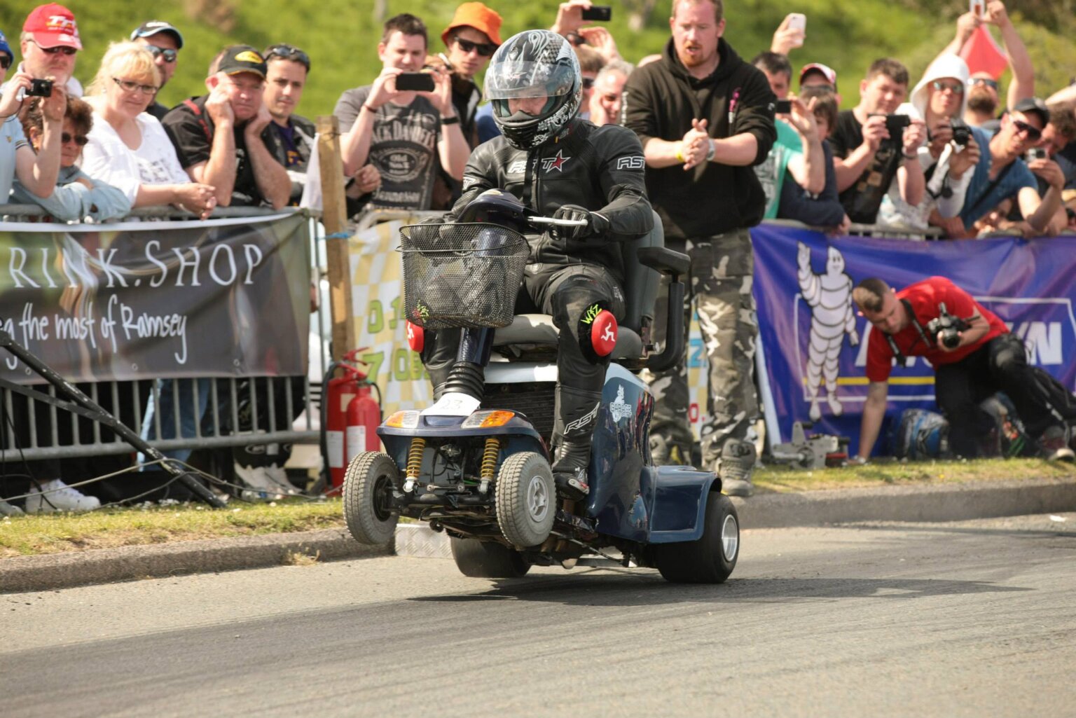 Garage Insanity 600cc, 85mph Mobility scooter! - Paddock 42