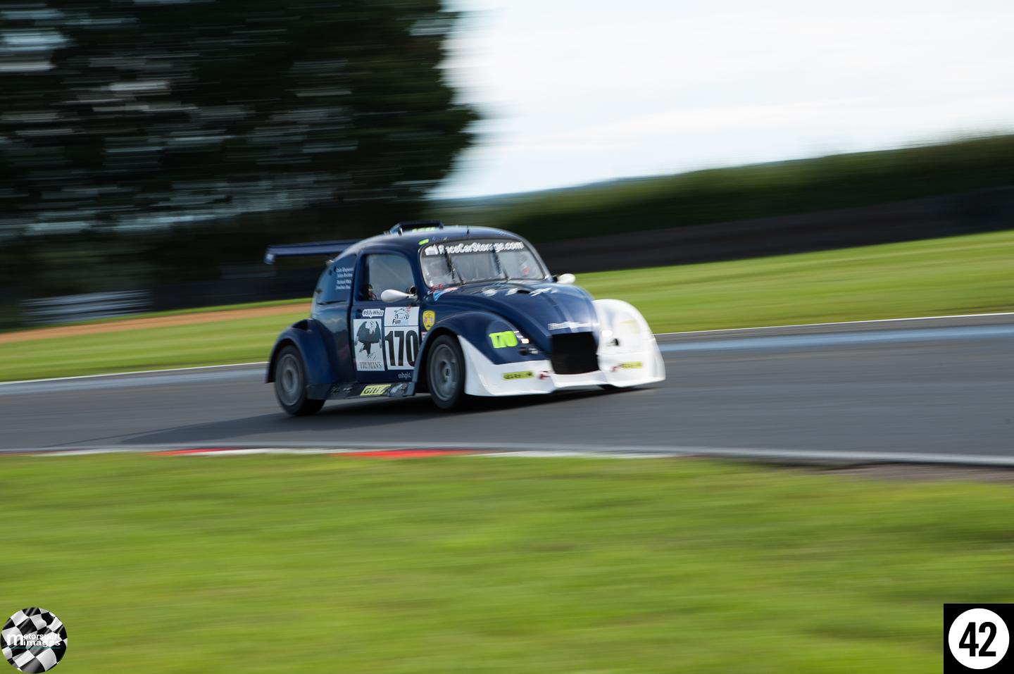 BRSCC Race Day & Fun Cup Championship - Paddock 42