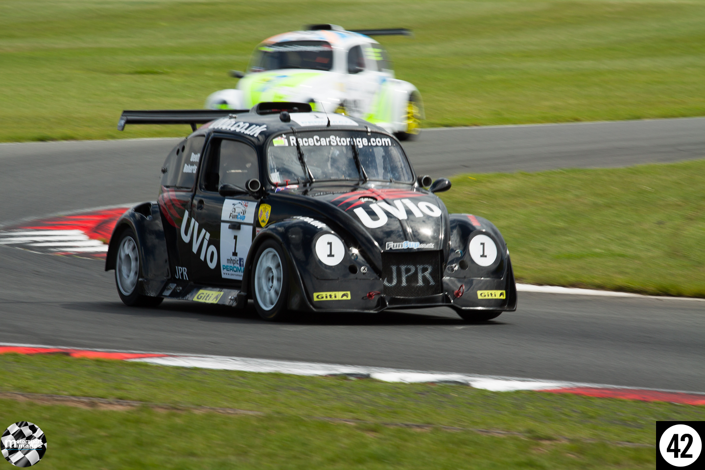 BRSCC Race Day & Fun Cup Championship - Paddock 42